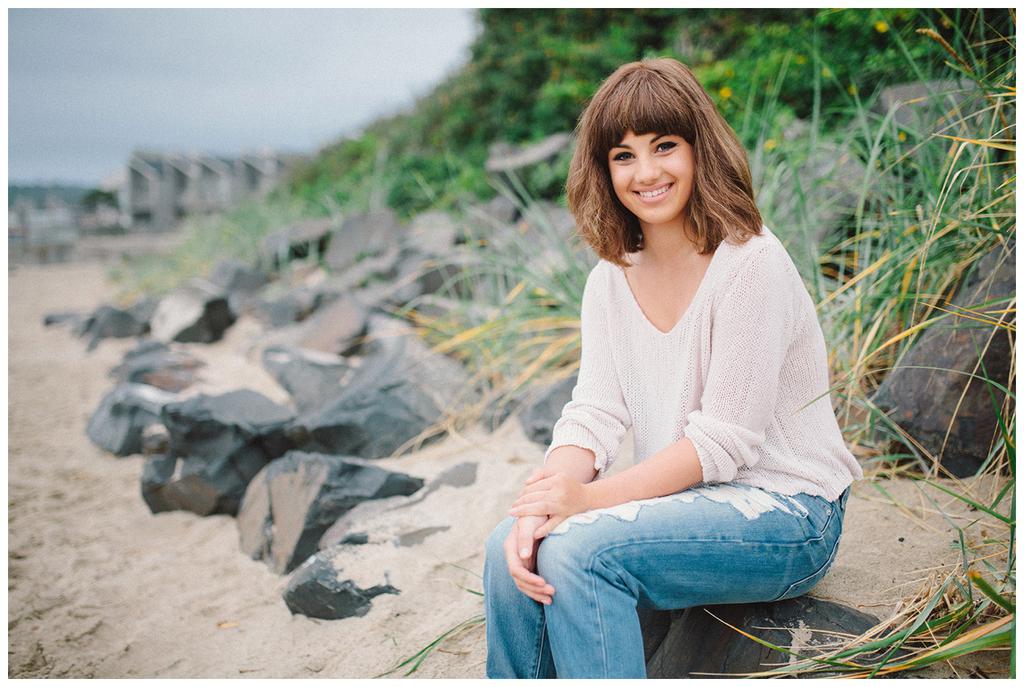 Alexis | Cannon Beach Senior Pictures · Katy Weaver Photography